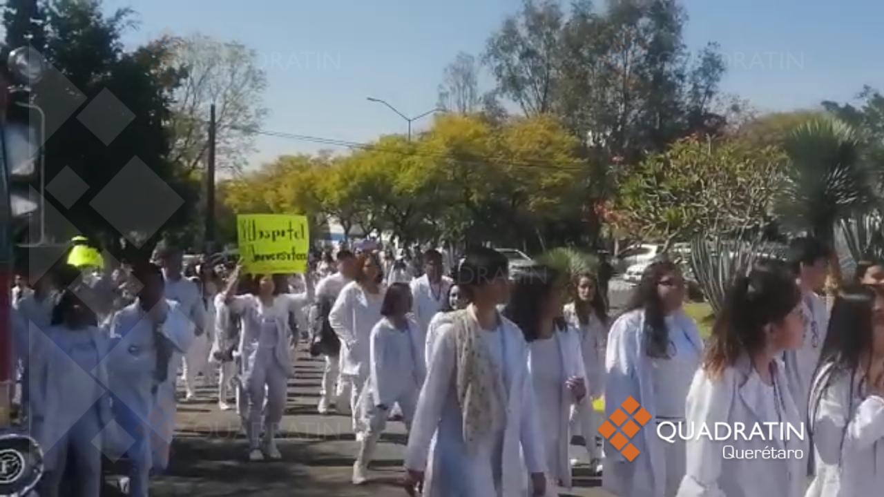 Protesta facultad de medicina de la UAQ Protesta facultad de medicina de la UAQ